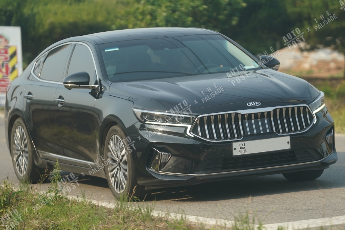 2021 Kia K7 GL3 Spied w/ Futuristic Interior - Korean Car Blog