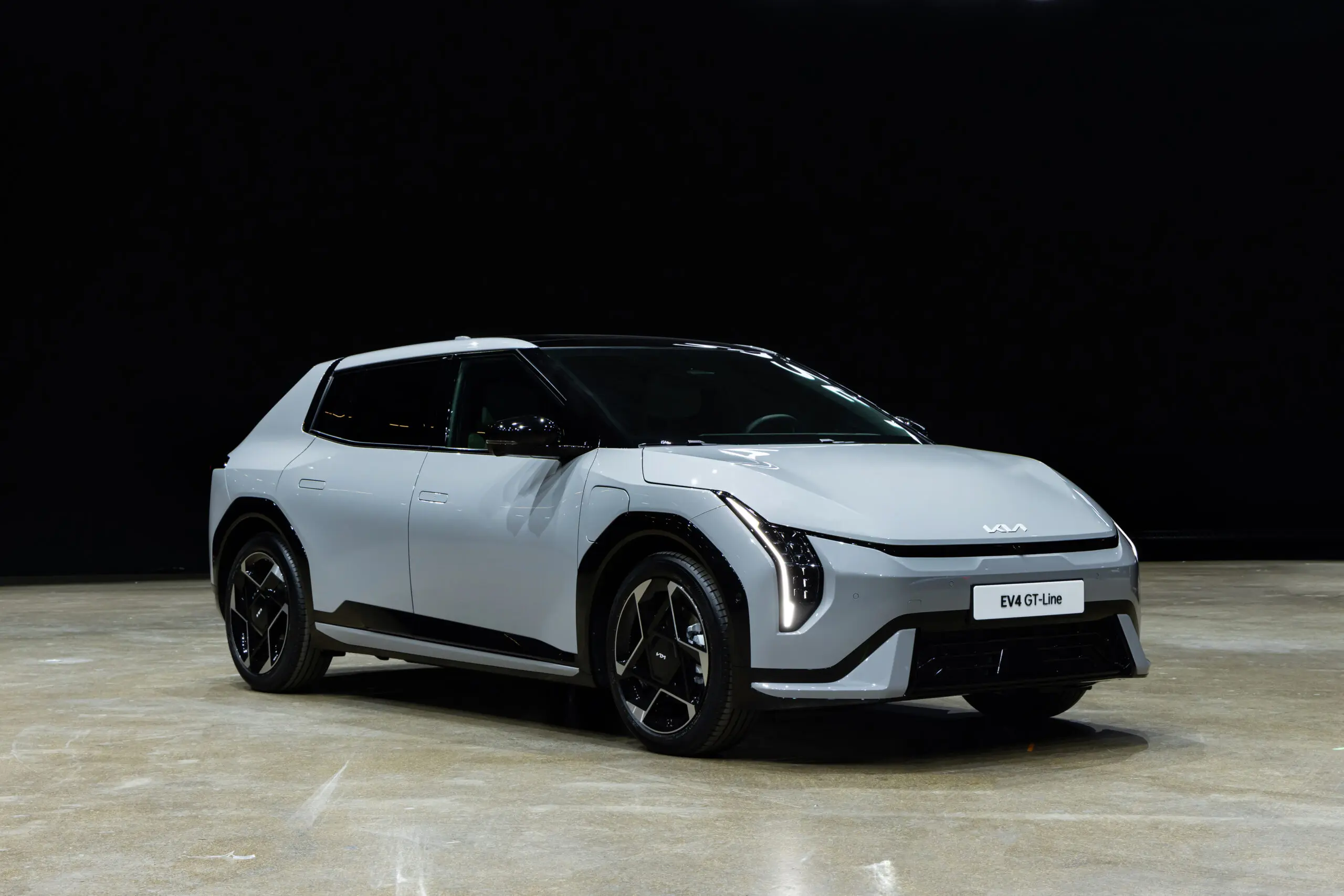 2025 기아 EV4 해치백 - 슬로바키아 공장 8월부터 제조 : 클리앙