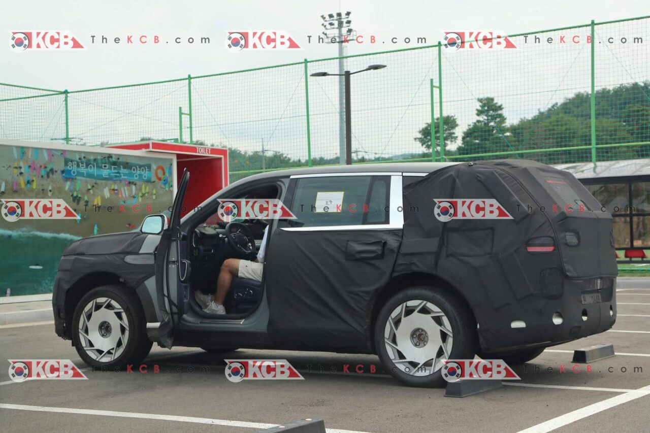 Genesis GV90 Interior Revealed, Featuring New Steering Wheel and Center ...