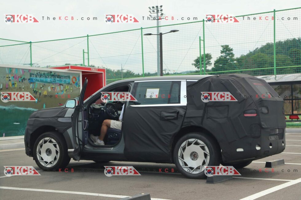 Genesis GV90 Interior Revealed, Featuring New Steering Wheel and Center ...